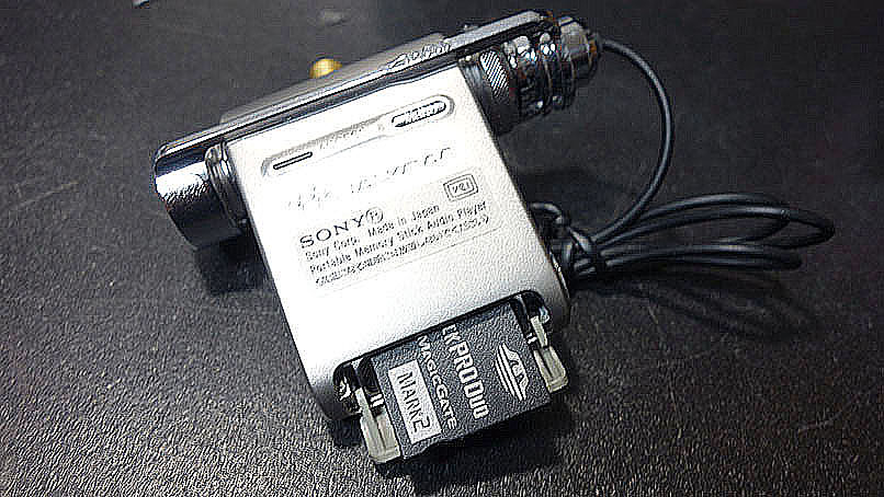 NW-MS70D (SONY) 2003年 | 古いハードに囲まれて since2011