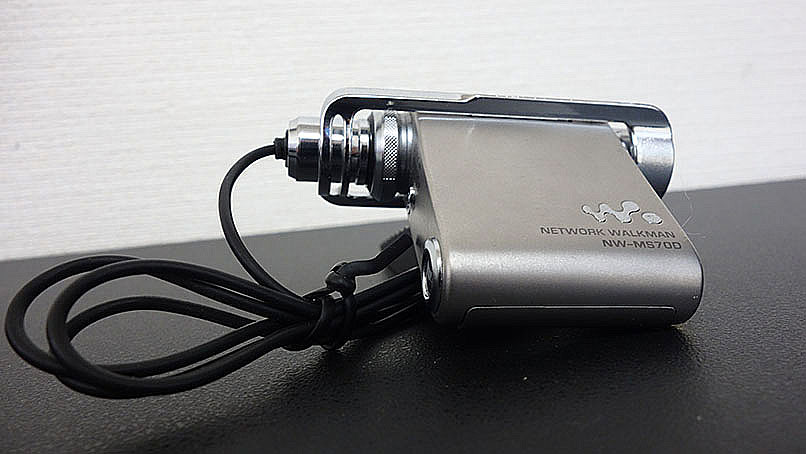 NW-MS70D (SONY) 2003年 | 古いハードに囲まれて since2011