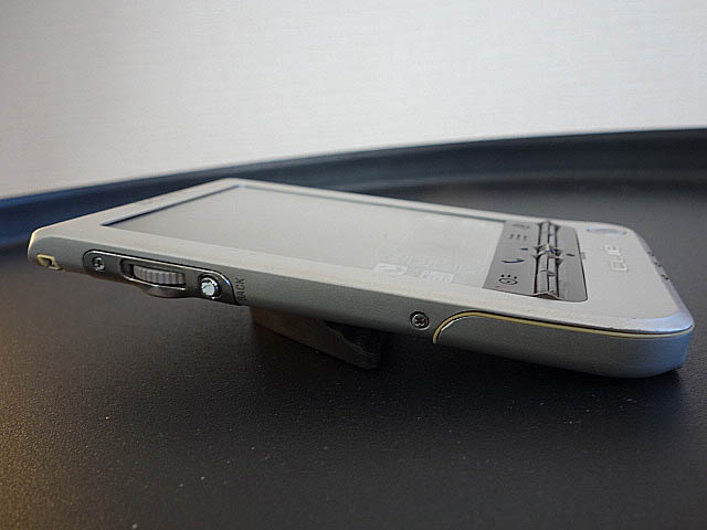 CLIE PEG-T400 (Sony) 2001年 | 古いハードに囲まれて since2011