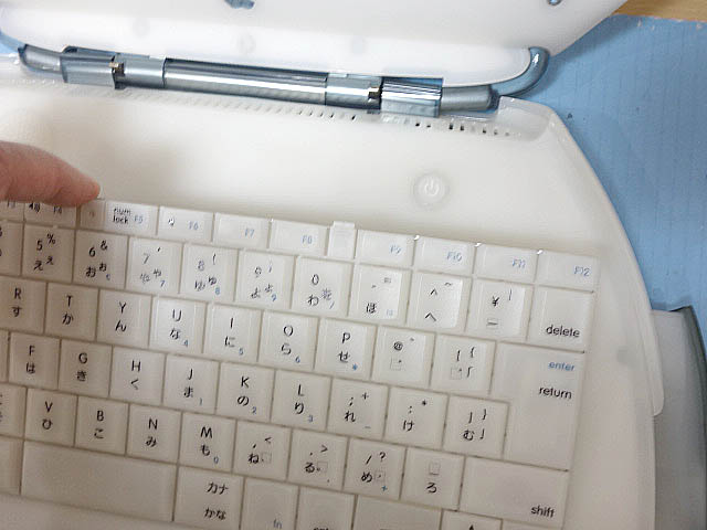 iBook SE Graphite G3 2000年 | 古いハードに囲まれて since2011
