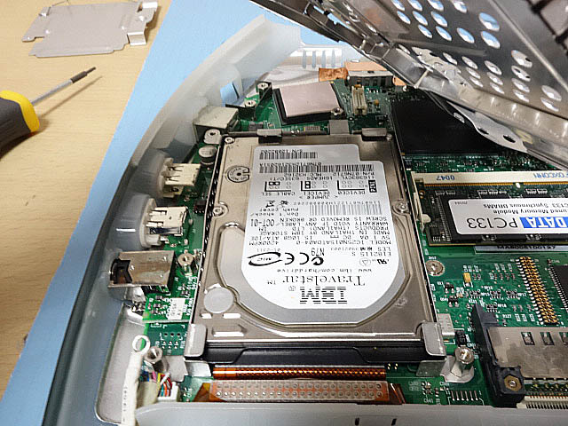 iBook SE Graphite G3 2000年 | 古いハードに囲まれて since2011