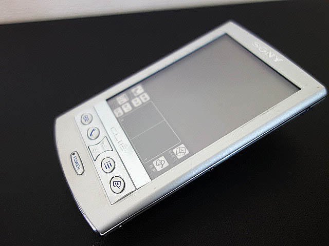 CLIE PEG-N600C 2001年 | 古いハードに囲まれて since2011