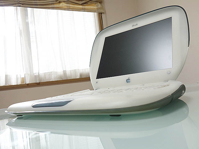 iBook SE Graphite G3 2000年 | 古いハードに囲まれて since2011